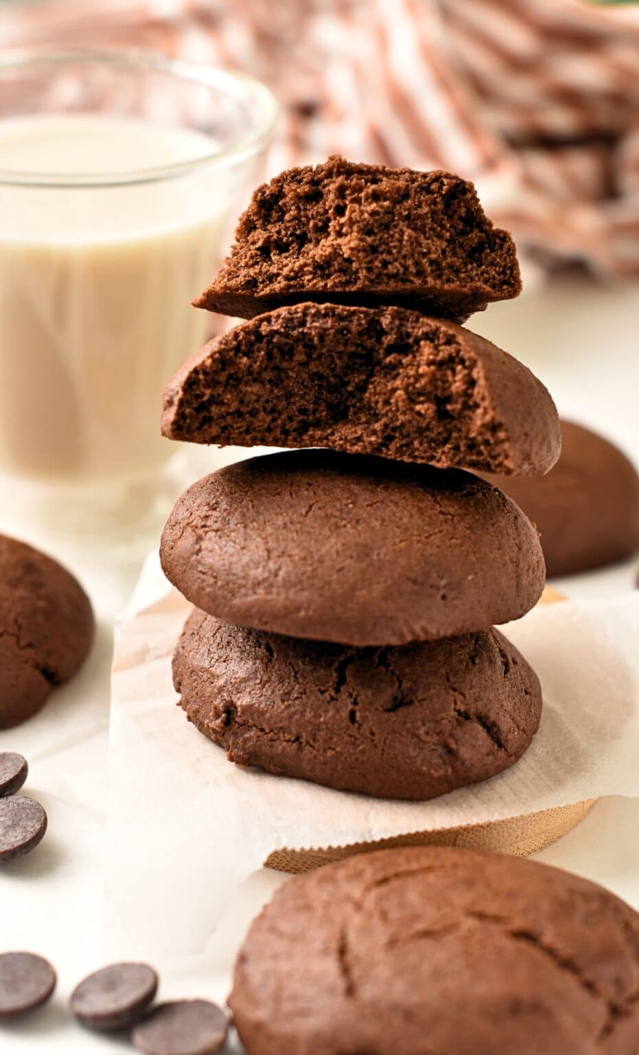 3-Ingredient Chocolate Cookies (No Refined Sugar) - The Conscious Plant ...